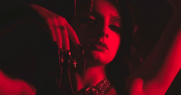 MIMAA, El Speaker - Bailarina