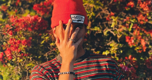 Sam Pine - Howdy Dear