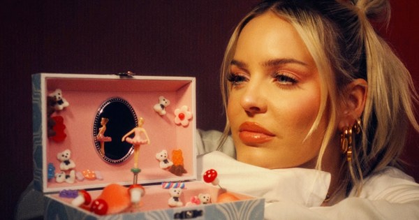 Anne-Marie – UNHEALTHY: THE ALBUM on YouTube