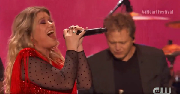 Respect (Aretha Franklin Cover) | Kelly Clarkson iHeartRadio Music ...