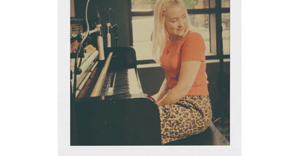 Claire Leslie - Thank God I'm Not Alone (From Claire's Phone)