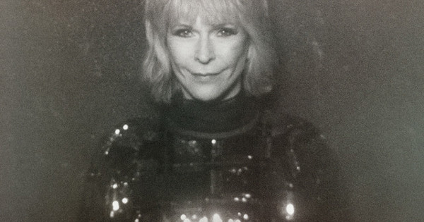 Toyah - Roses In Chains (feat. Simon Darlow & Robert Fripp)