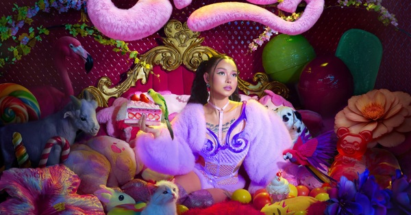 Bella Poarch, Lauv - Crush - Single