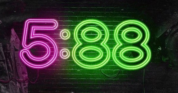 5am, Tm88 - Flashing Lights