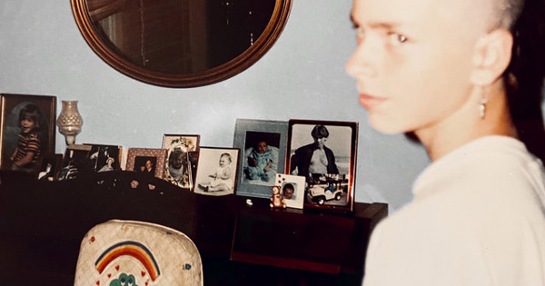 Bennett - Glass Ball