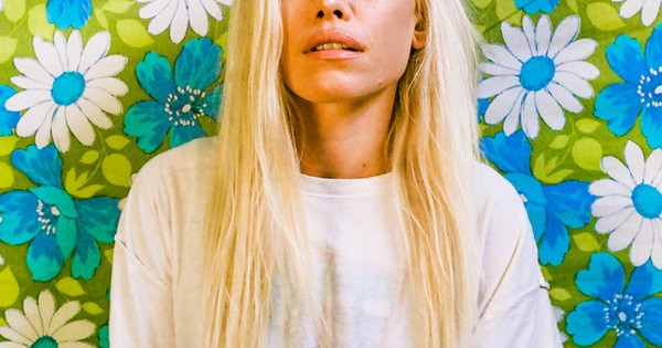 Emily Rowed - Hey Love