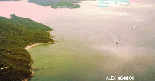 Alex McMahon, GABIO - Par là-bas