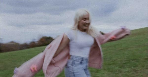 Claire Leslie - 24/7