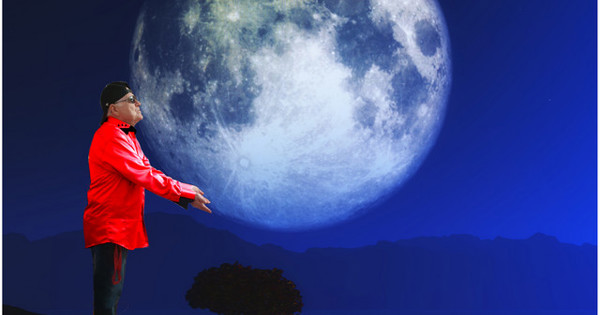 Singer Dr. B... - I Kiss the Blue Moon