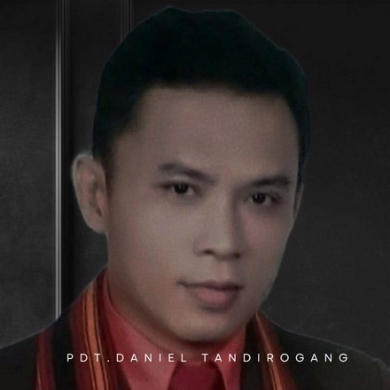 Pdt. Daniel Tandirogang - Rohani Toraja