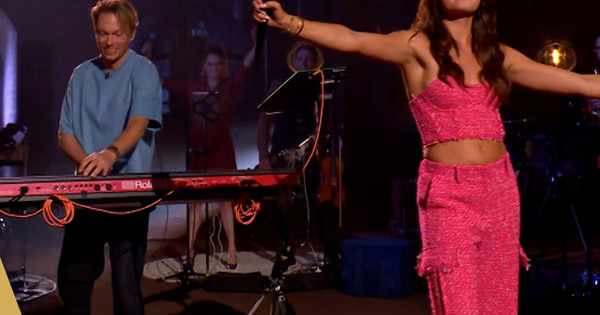 Regi, Pauline - Higher - Uit Liefde Voor Muziek