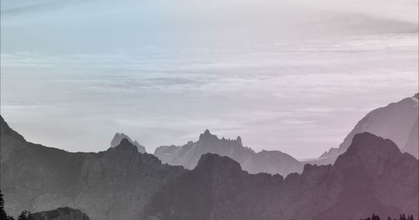 Unchained Mind -Flowing Beyond the Self-