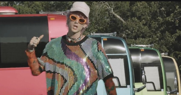 Machine Gun Kelly - 9 lives (Official Music Video)